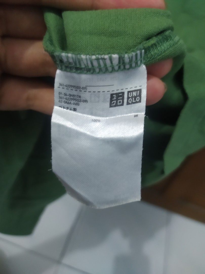 Kaos Uniqlo u pocket oversize on Carousell Kaos Uniqlo u pocket oversize on Carousell