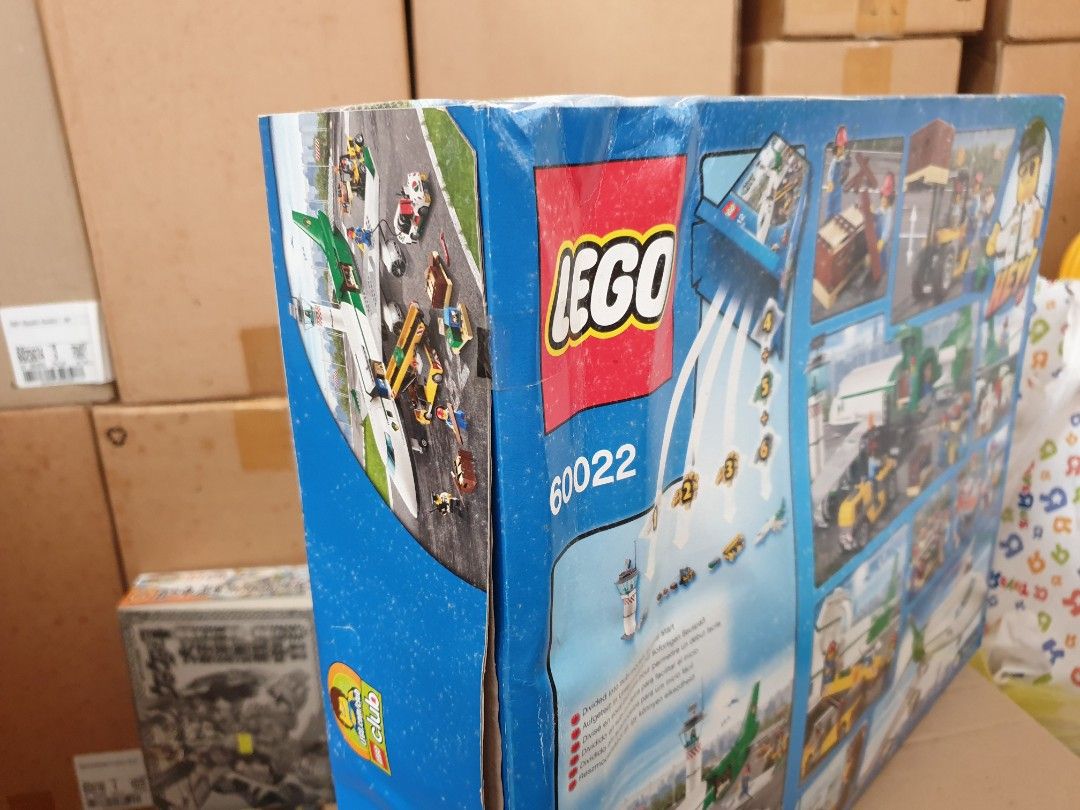 Lego 60022 City Cargo Terminal Airport, Hobbies & Toys, Toys & Games on ...