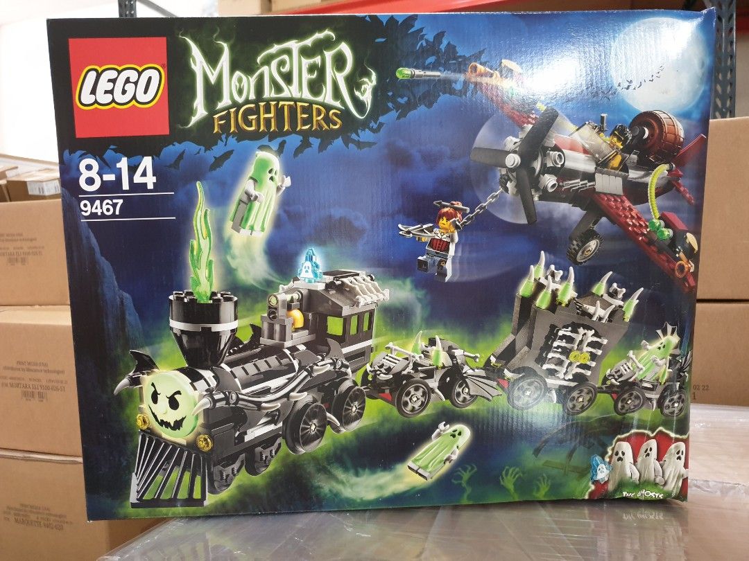 Lego 9467 Monster Fighters The Ghost Train, Hobbies & Toys, Toys ...