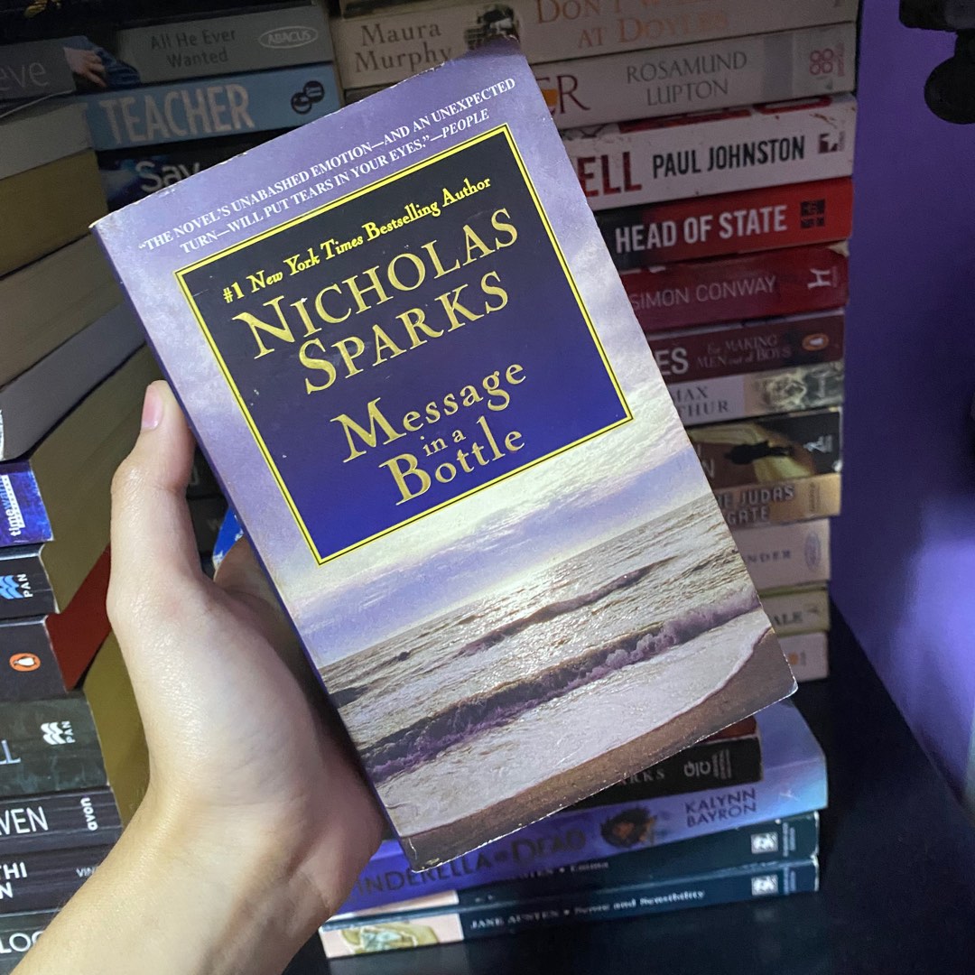 Message in a Bottle by Nicholas Sparks, Hobbies & Toys, Books ...