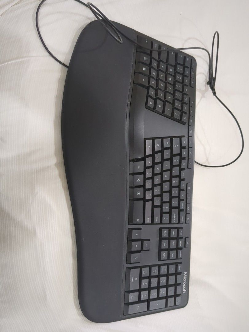 Microsoft Ergonomic Desktop Keyboard, Computers & Tech, Parts ...