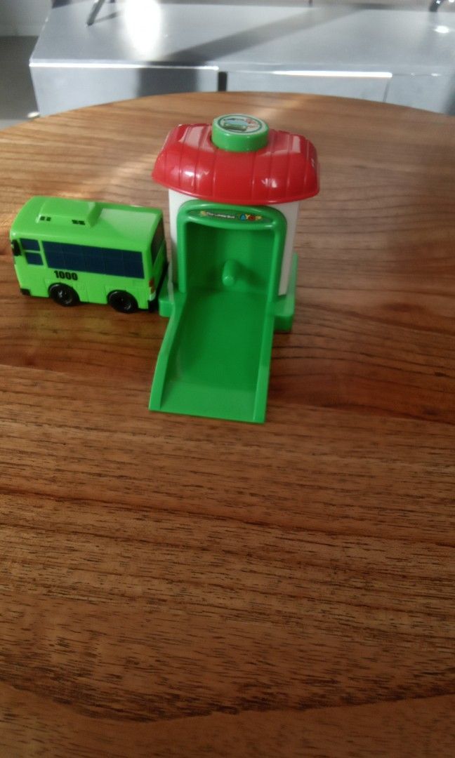 Rogi the green bus, Toys & Collectibles, Mainan di Carousell
