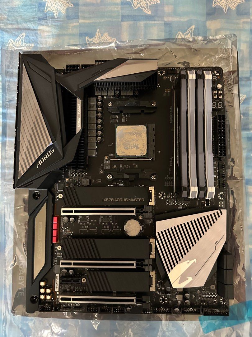 AMD Ryzen 5900X / Gigabyte Aorus X570 Master / Corsair DDR4 Vengeance ...