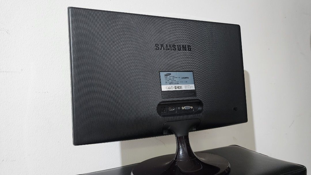 Samsung 20'' inch Monitor Display S20D300HY, Computers & Tech, Parts ...