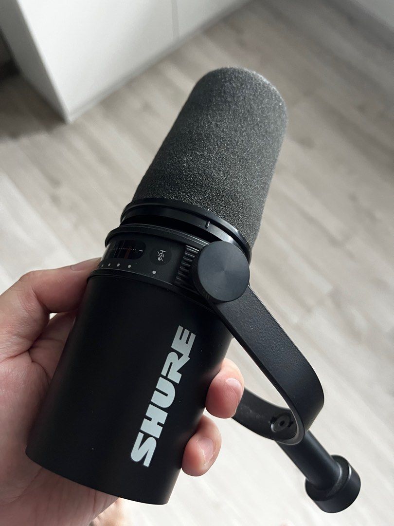 Shure mv7 with sm7b foam, Audio, Microphones on Carousell