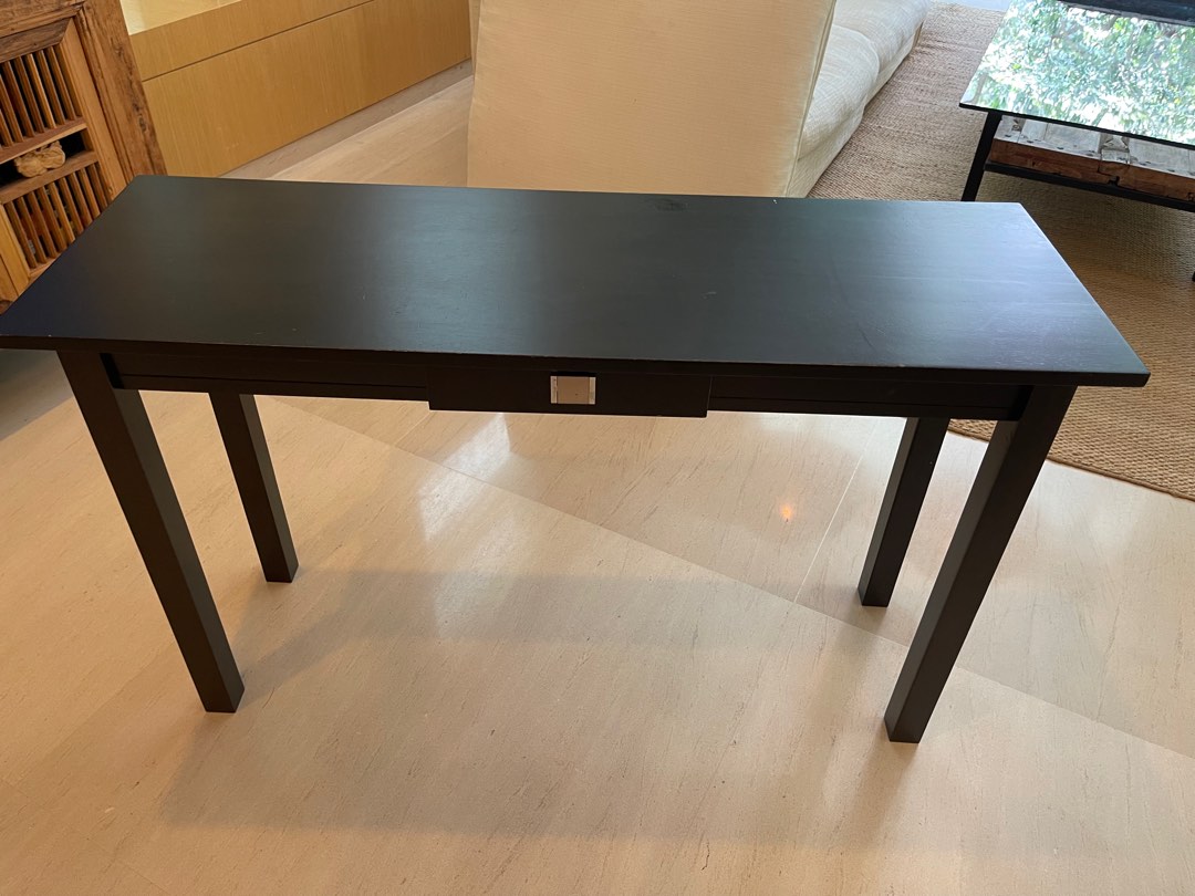 Simple elegant table that can be used for multiple purposes, Furniture ...