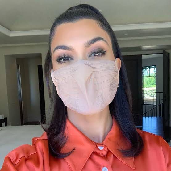 SKIMS seamless face mask on Carousell