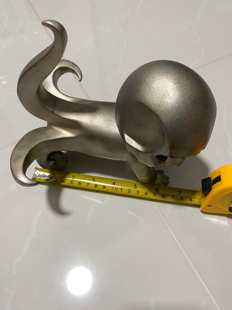 Skullman x Gums Production Kaiju Giant Larva Skull Vinyl Figure, TTE ...