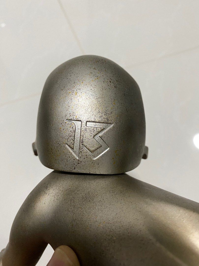 Skullman x Gums Production Kaiju Giant Larva Skull Vinyl Figure, TTE 2015 version Champagne Gold ...