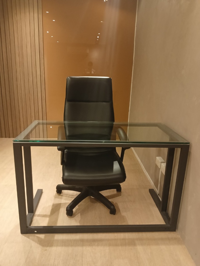 TABLE GRAPHITE DESK (EXECUTIVE DESK), Furniture & Home Living ...