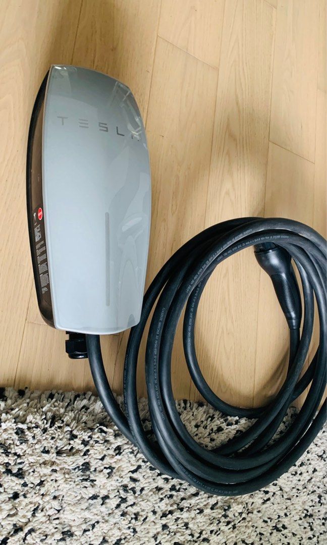 Tesla Wall Connector Gen 2, 汽車配件, 其他 - Carousell