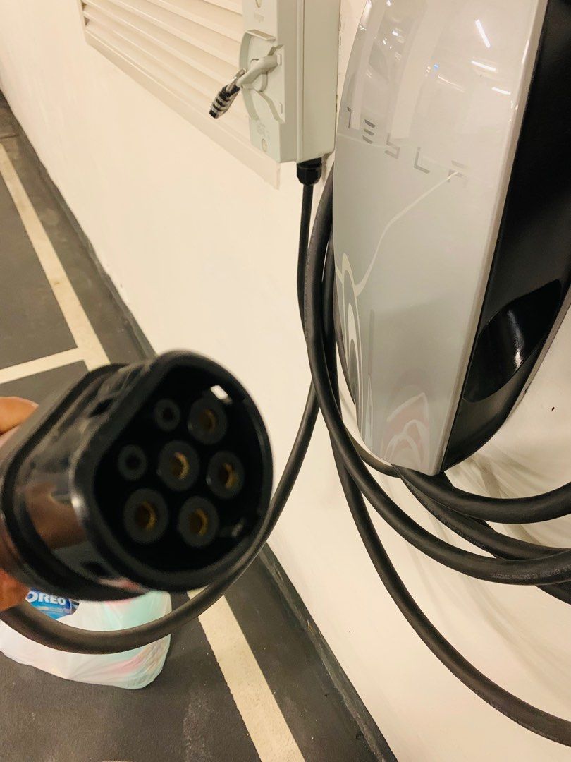 Tesla Wall Connector Gen 2, 汽車配件, 其他 - Carousell