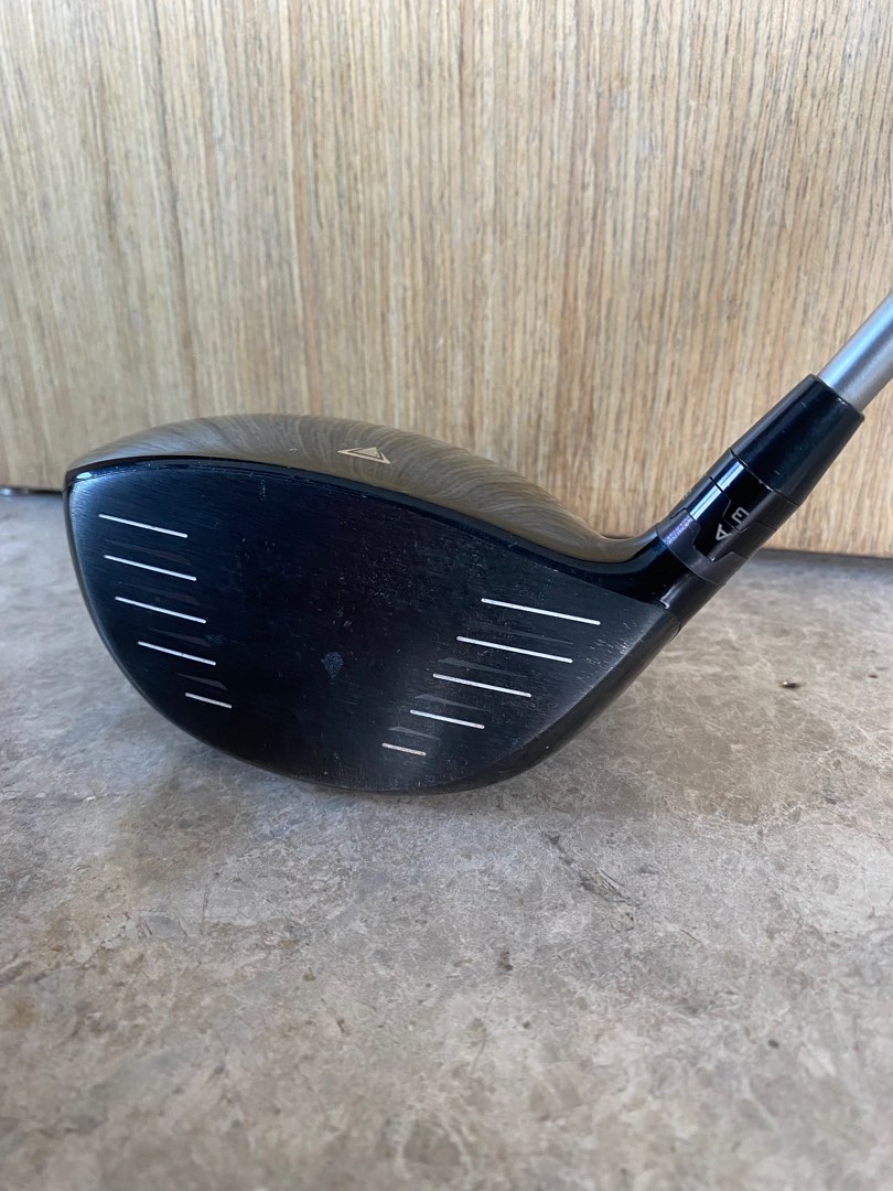 Titleist 915 D2 9.5 Driver, Sports Equipment, Sports & Games, Golf on Carousell