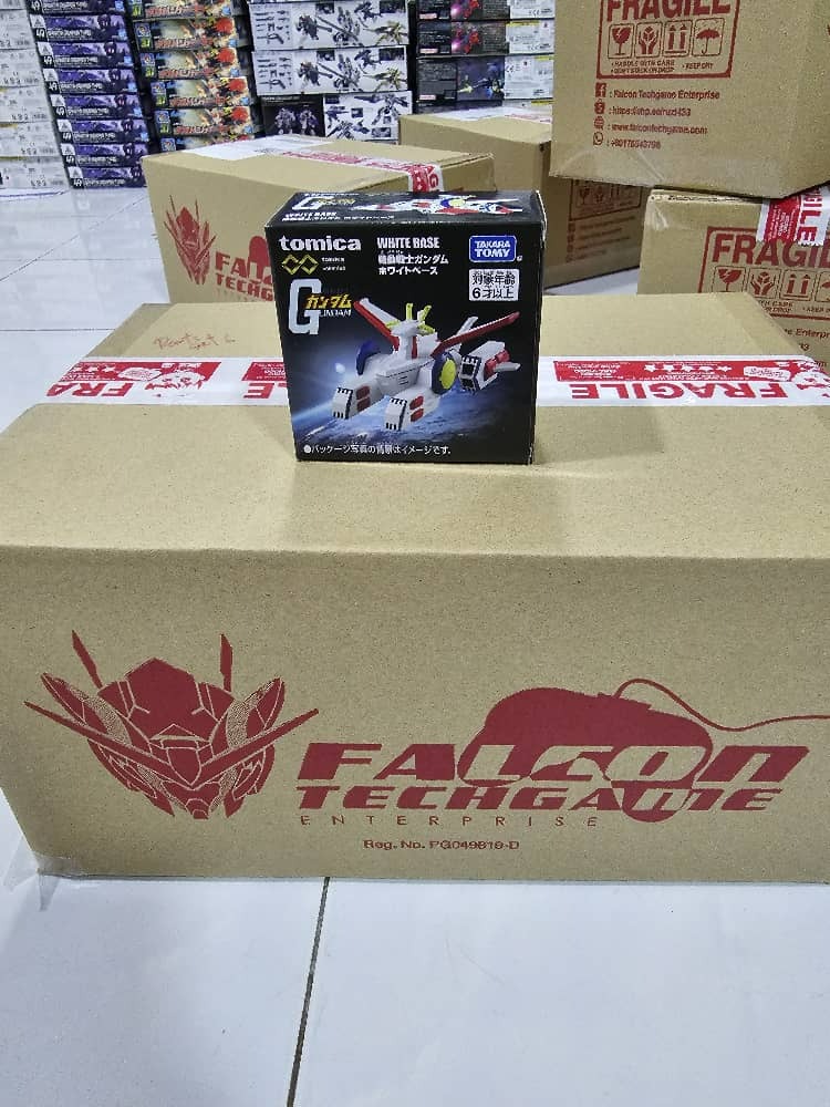 Tomica Premium Unlimited Mobile Suit Gundam White Base, Hobbies & Toys ...