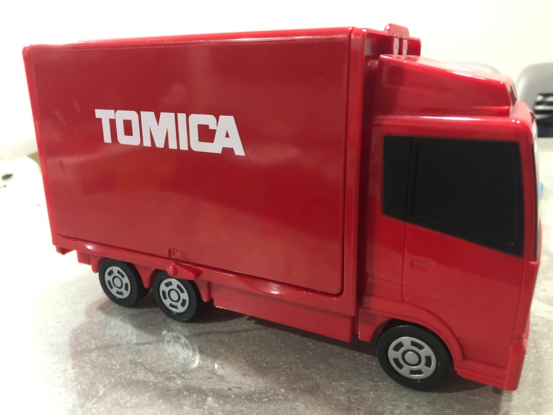 Tomica Truck, Hobbies & Toys, Toys & Games on Carousell