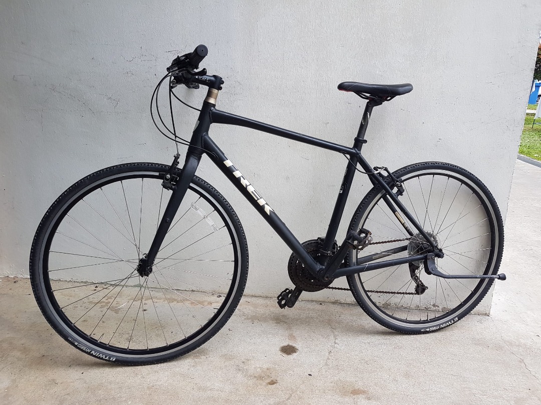 TREK FX 7.3 hybrid bike 7s, Sports Equipment, Bicycles & Parts, Bicycles on Carousell