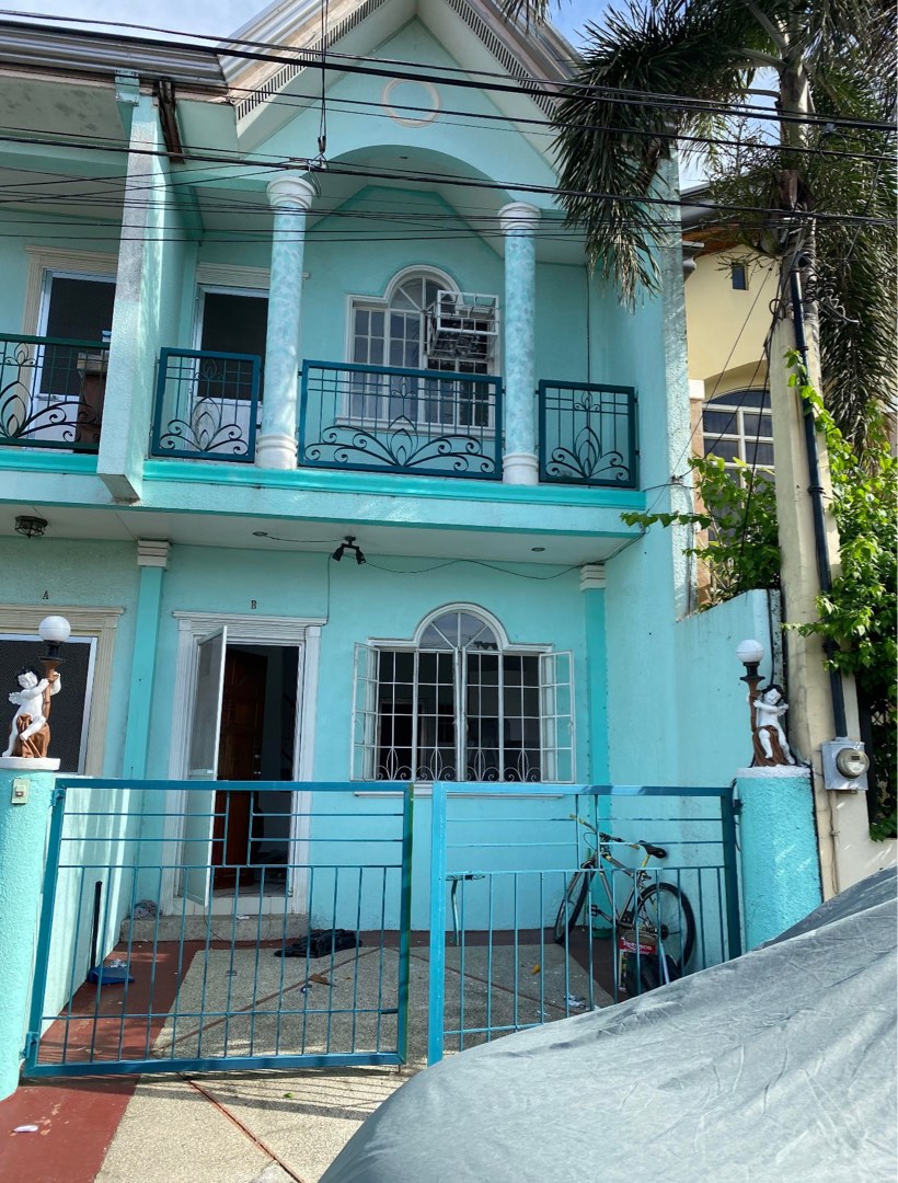 two storey apartment on Carousell