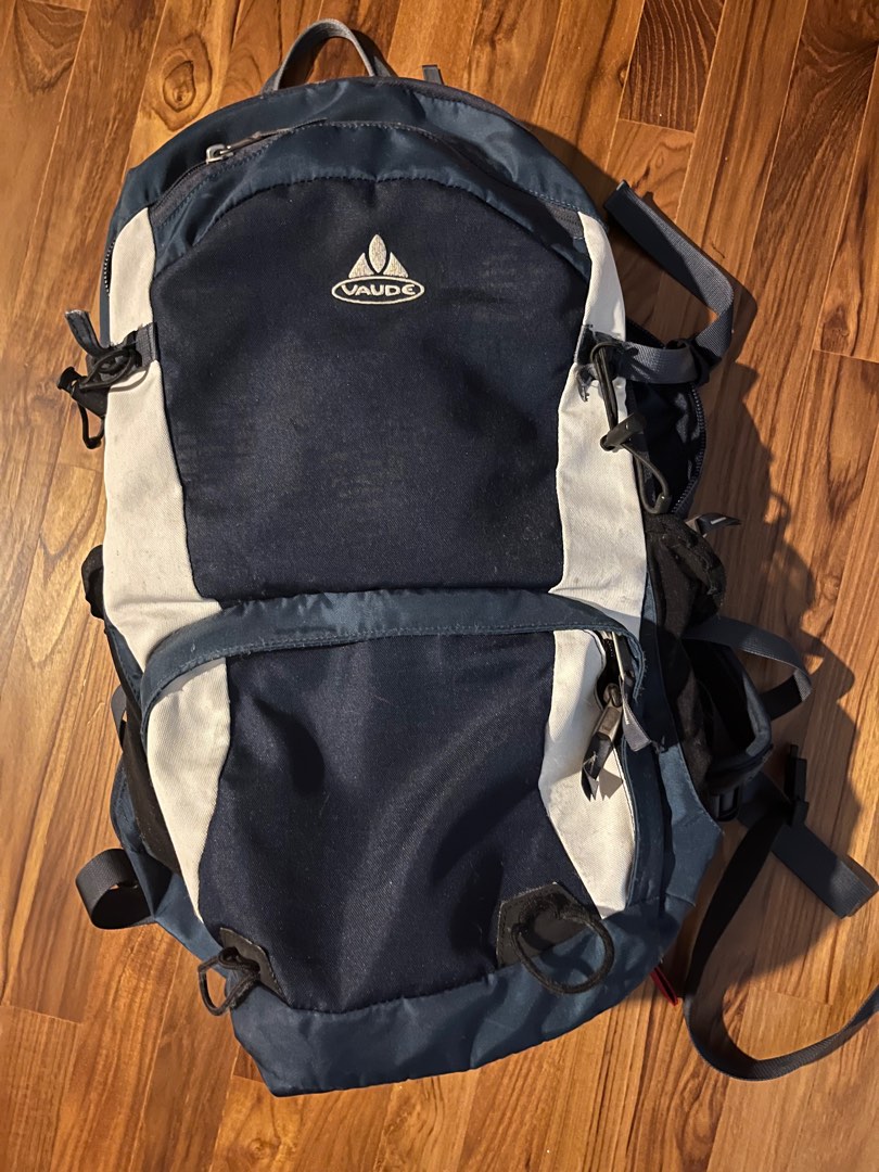 Vaude wizard 30+4 day pack, Men's Fashion, Bags, Backpacks on Carousell