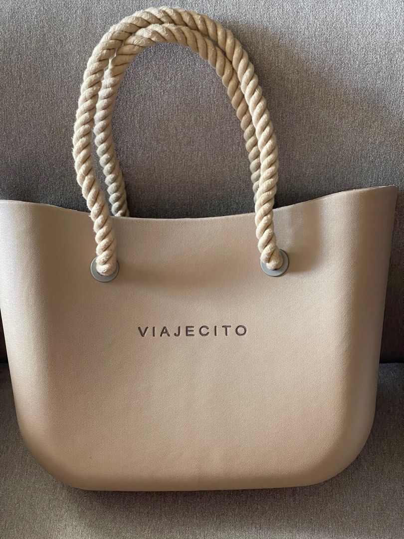Viajecito Standard size tote bag on Carousell
