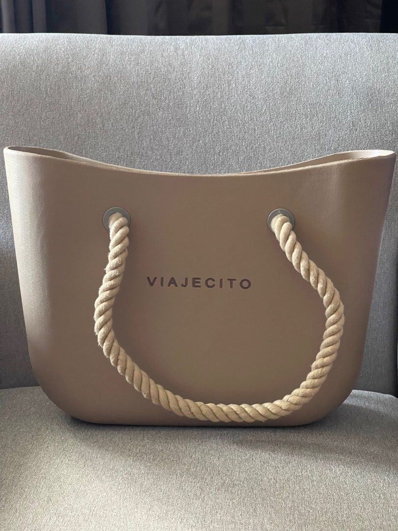 Viajecito Standard size tote bag on Carousell