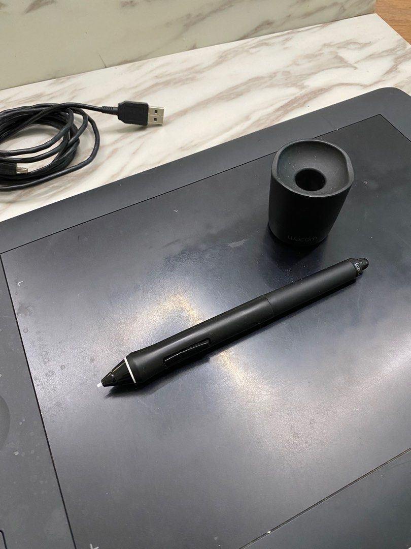 Wacom Intous Pro medium size pen tablet, Computers & Tech, Parts ...