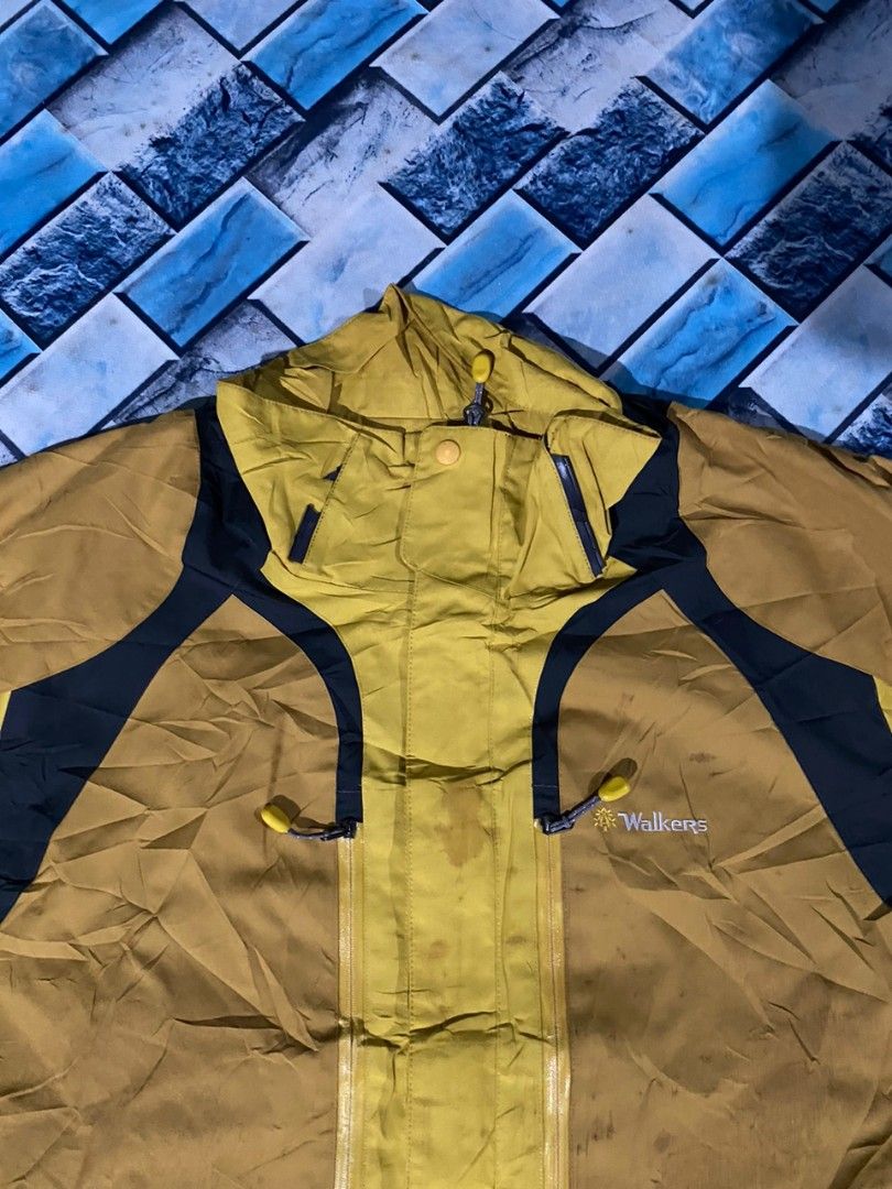 Winbreaker Waterproof, Women's Fashion, Coats, Jackets and Outerwear on ...