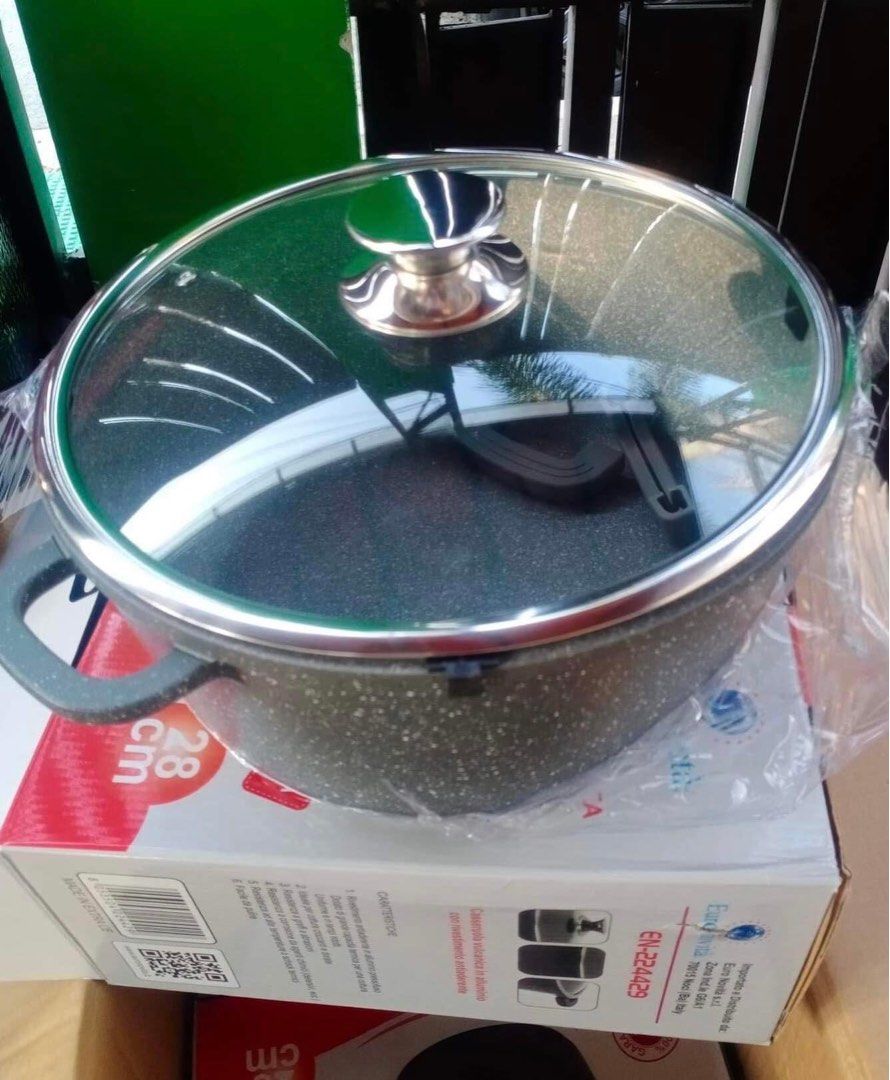28cm Caserole Europe Brand on Carousell