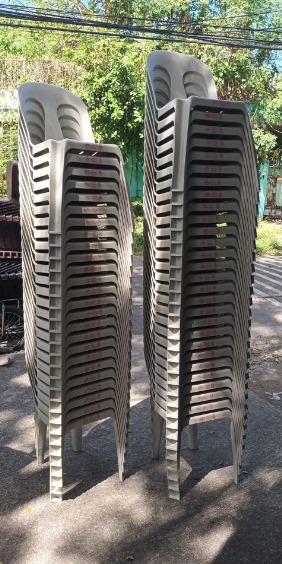 SANYO BEIGE MONOBLOCK CHAIRS on Carousell