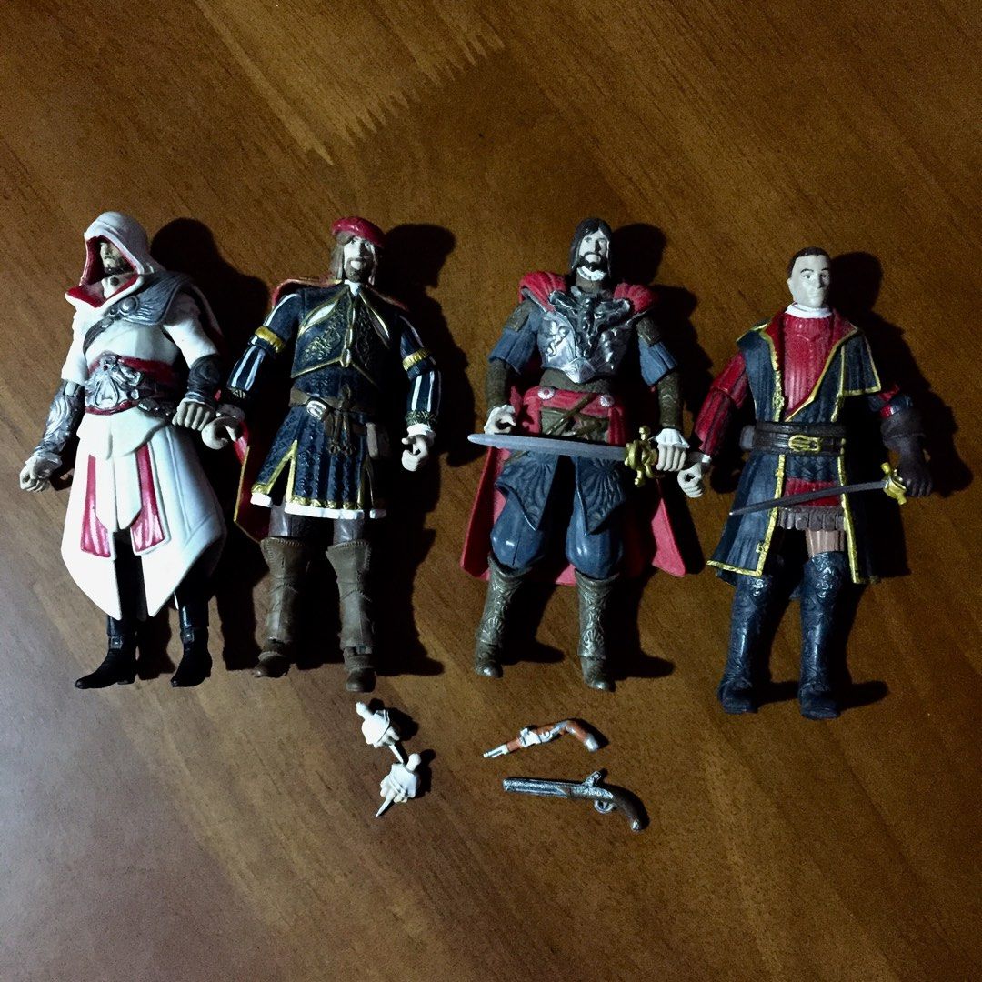 Assassin’s Creed Brotherhood Action Figures : Ezio, Da Vinci, Borgia ...