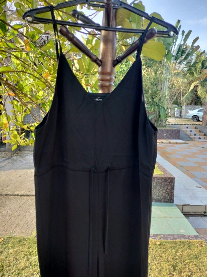 Black Jumpsuit kain sedap, Women's Fashion, Dresses & Sets, Jumpsuits ...