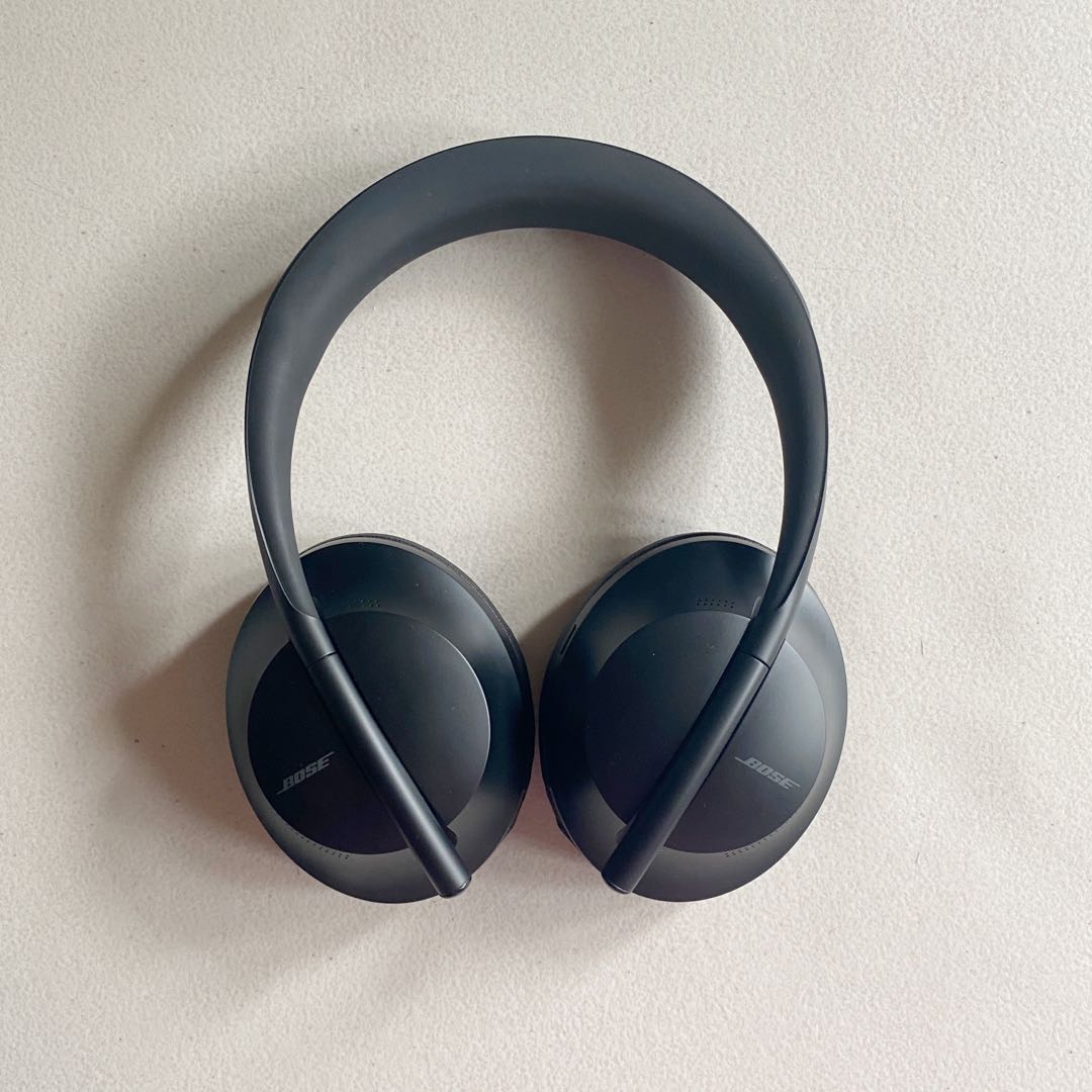 BOSE NC700 Noise Cancelling Headphones w/ Charging Case, Audio ...