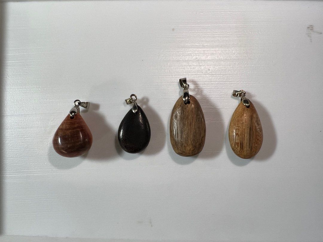 Buah rantai leher kayu, Women's Fashion, Jewelry & Organisers ...