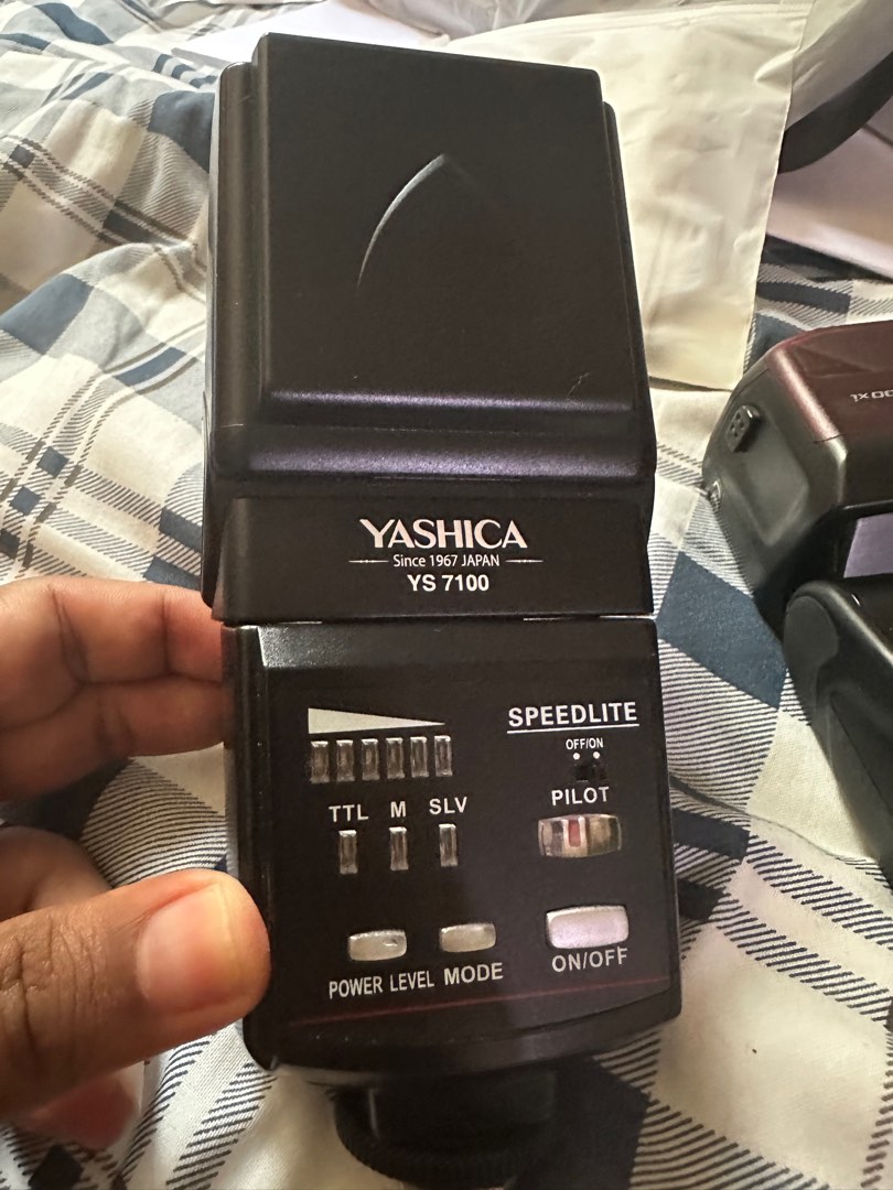 Camera flash, Photography, Photography Accessories, Flashes on Carousell