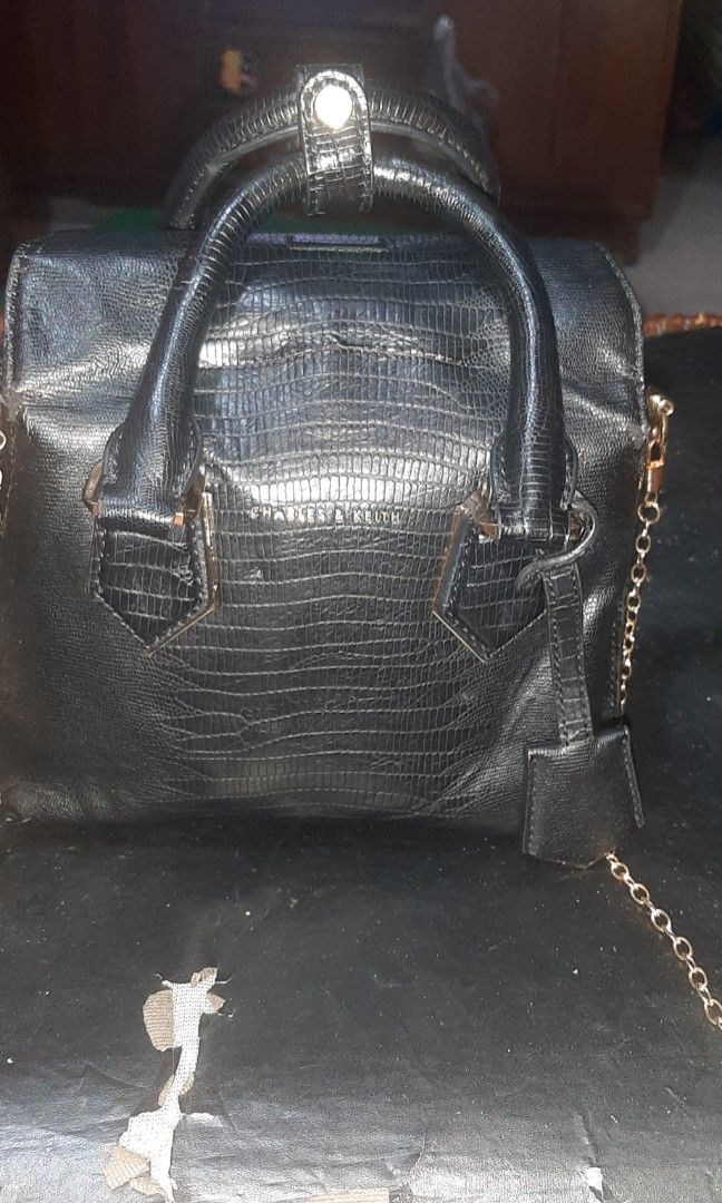 Charles n keith ori on Carousell