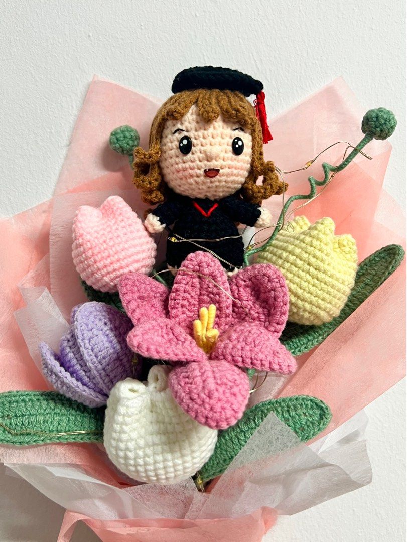 Crochet Graduation Flower Bouquet Cute Girl Tulip, Hobbies & Toys ...