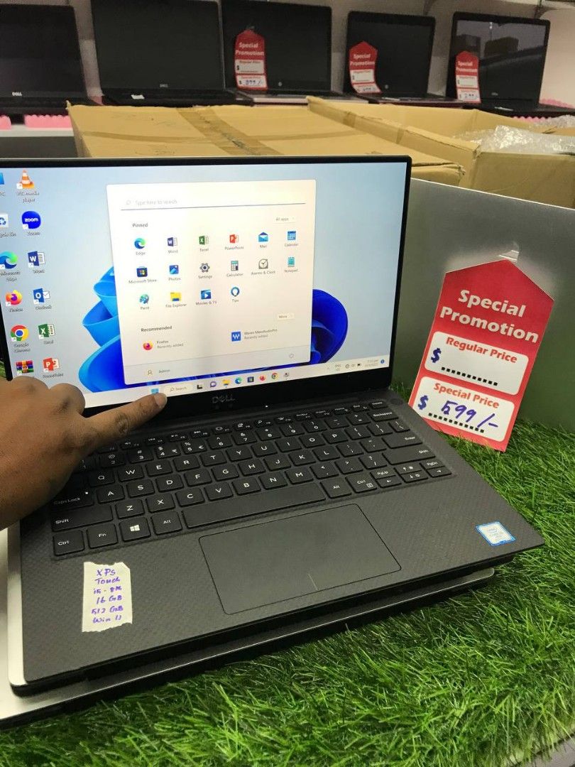 Dell XPS i5-8th Gen Touch screen laptop with 16GB RAM & 512GB SSD -$599 ...