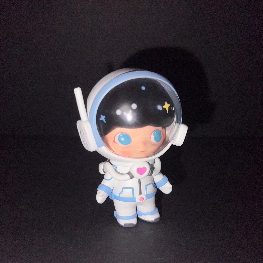 Dimoo Space Travel: Astronaut, Hobbies & Toys, Toys & Games on Carousell