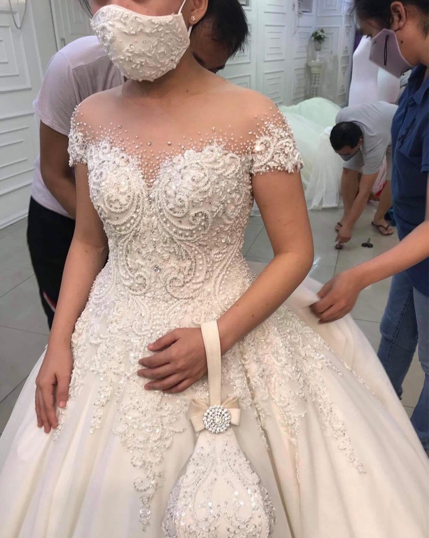 Edward Teng Wedding gown with long trail on Carousell