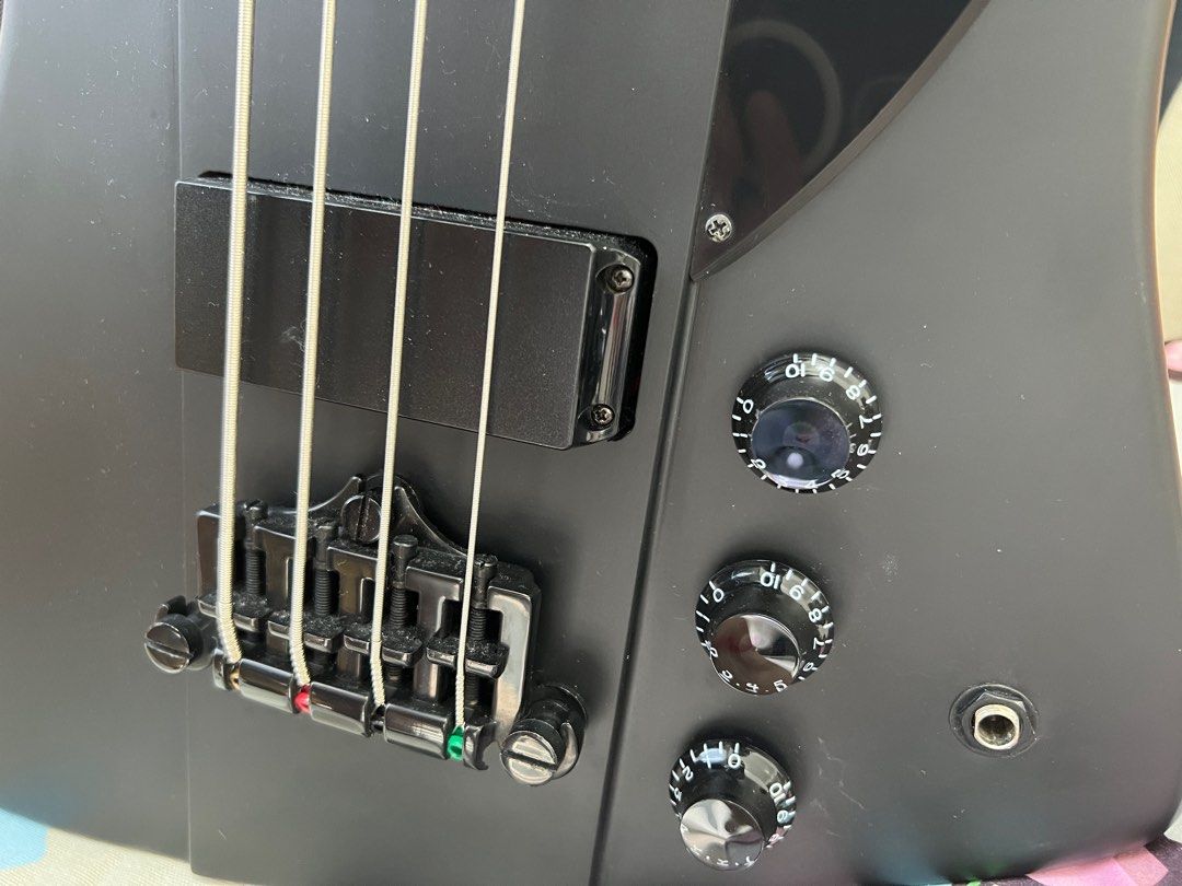 Epiphone Goth Thunderbird IV Bass, Hobbies & Toys, Music & Media ...