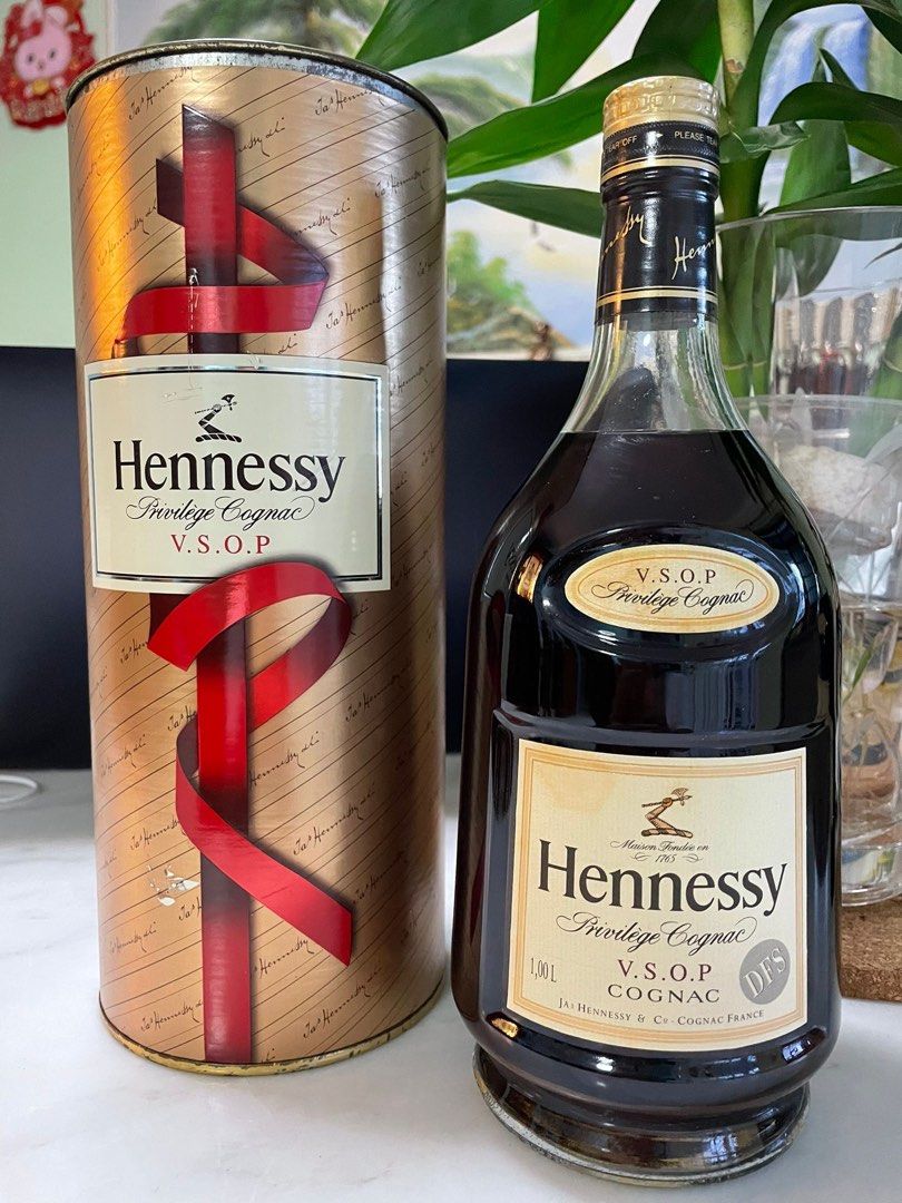 HENNESSY VSOP COGNAC 1 LITTER, Food & Drinks, Alcoholic Beverages on Carousell