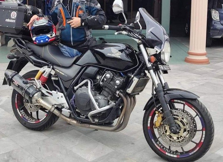Honda CB400SF REVO 2016, Motorcycles, Motorcycles for Sale, Class 2A on Carousell