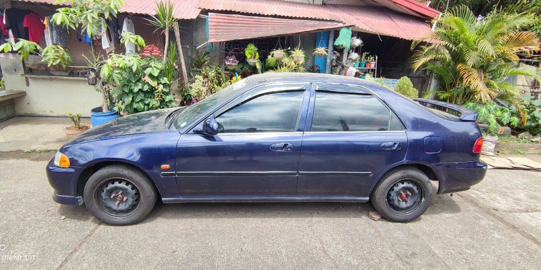 Honda Civic esi Manual on Carousell