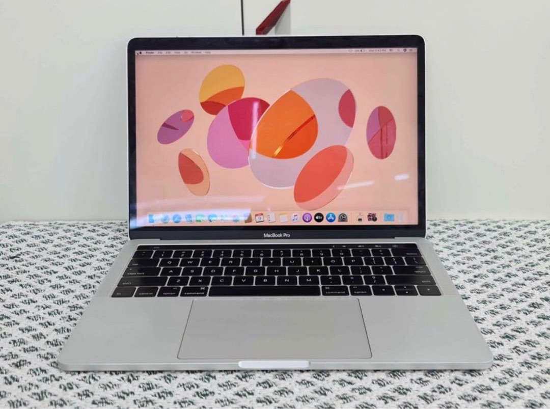 Macbook Pro (13-Inch, 2017, Four Thunderbolt 3 Ports) 16 GB RAM 256 SSD ...