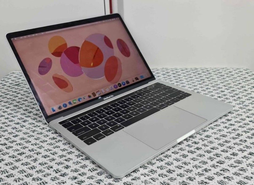 Macbook Pro (13-Inch, 2017, Four Thunderbolt 3 Ports) 16 GB RAM 256 SSD ...