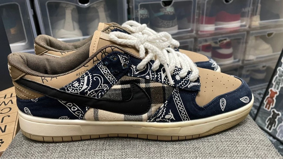 Nike SB Dunk Low x Travis Scott, Men's Fashion, Footwear, Sneakers on ...