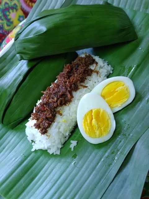 Original Maguindanaon Chicken Kagikit Pastil in a Jar (220ml), Food ...