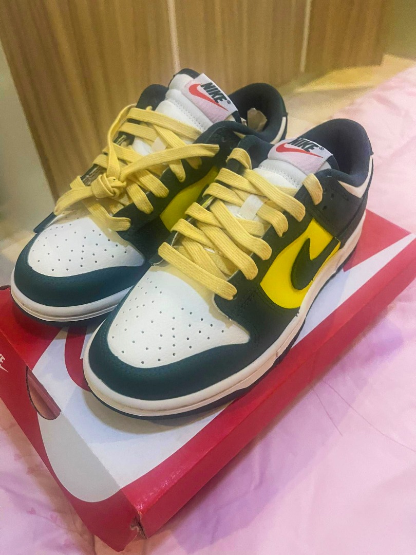ORIGINAL NIKE DUNK, Luxury, Sneakers & Footwear on Carousell