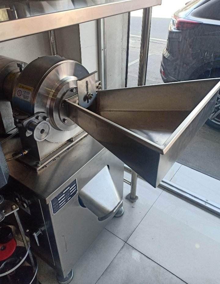 PULVERIZER MACHINE, Commercial & Industrial, Industrial Equipment on ...