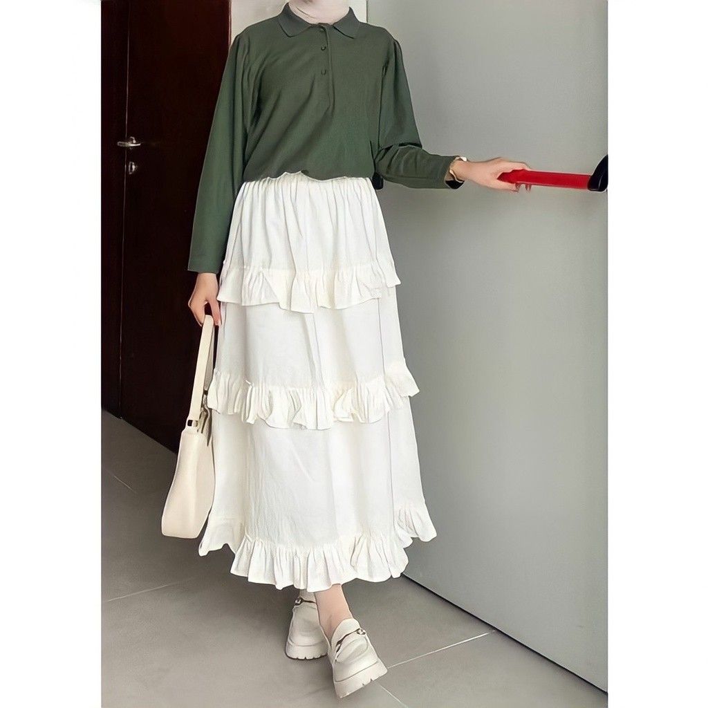 Rok Wanita Rampel Korean Yorie Skirt on Carousell