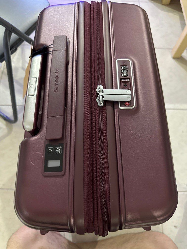 Samsonite prestige 69cm luggage with scale, Hobbies & Toys, Travel ...